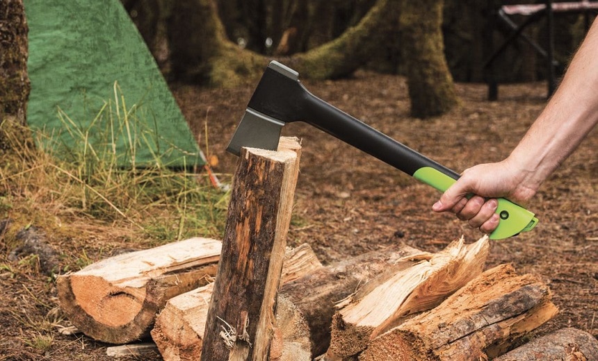 Best Backpacking Hatchets Reviewed (Winter 2022)